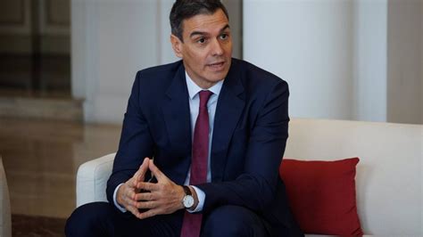 Sánchez celebra que España reduzca su deuda sobre el PIB al tiempo que