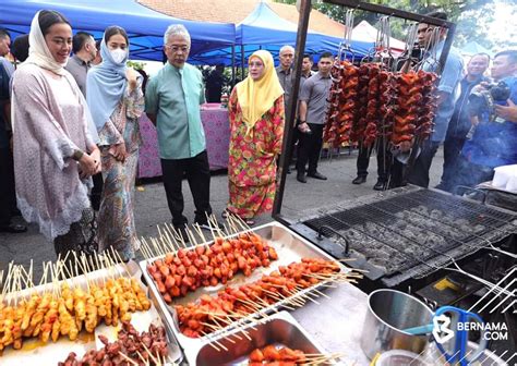 BERNAMA On Twitter Kehadiran Seri Paduka Berdua Itu Jelas Menceriakan