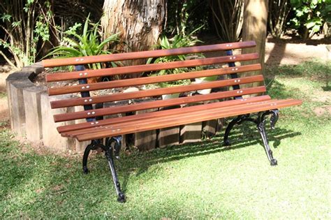 Banco De Jardim Em Madeira E Pé De Ferro Tamandua R 358 00 em