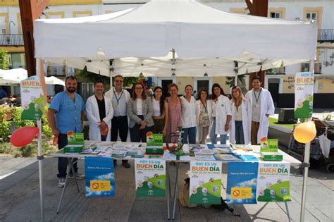 Instalan una mesa informativa en la Plaza del Rey por el Día Mundial