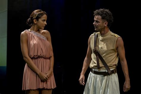 Sonho de Uma Noite de Verão Teatro da Trindade INATEL