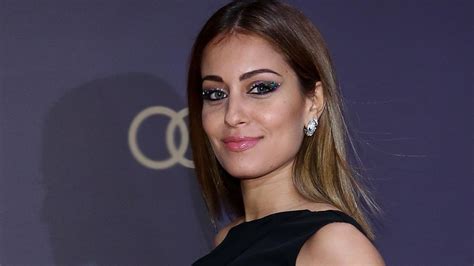 Hiba Abouk Comparte Unas Fotos En Las Que Luce La Longitud De Flequillo