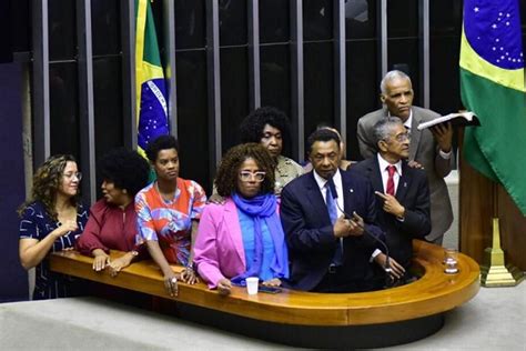 FERIADO DO DIA DA CONSCIÊNCIA NEGRA É APROVADO NA CÂMARA E VAI À SANÇÃO