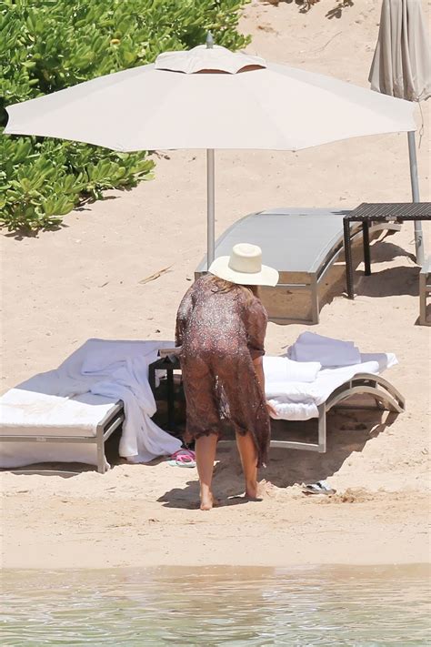 Jessica Alba em biquini férias 2017 Tomates Podres