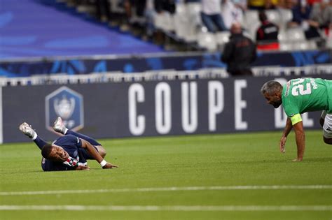 Puchar Francji Dla PSG Brutalny Faul I Kontuzja Mbappe WIDEO