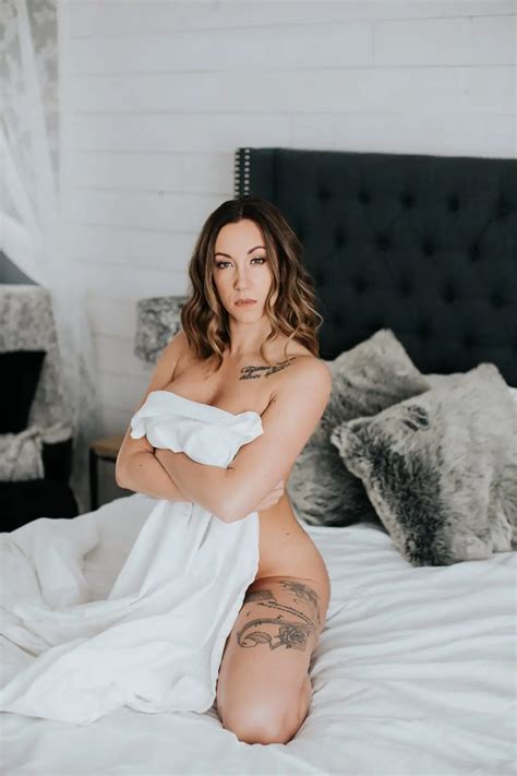 Calgary Boudoir Photographer Miss Alicia S Intimate Boudoir Session
