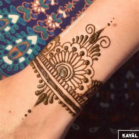 Med Tech Запись со стены Henna tattoo wrist Wrist henna Henna