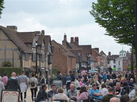Shakespeare S Birthplace Busy On The May Day Bank Holiday On Henley