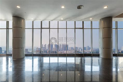 全景天际线和玻璃窗外的建筑物高清图片下载 正版图片505299397 摄图网