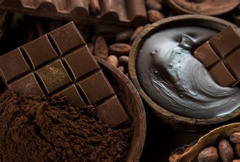 Perché il cioccolato fondente fa bene Scopri i benefici Scuola Arte