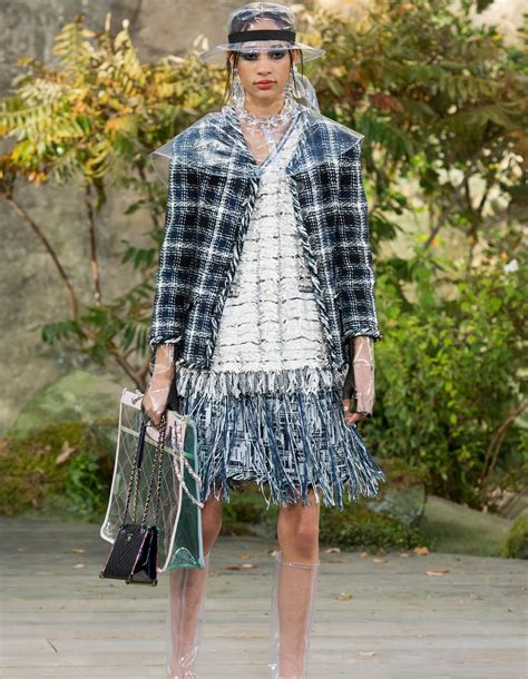 Défilé Chanel Prêt à porter Printemps Été 2018 Paris Elle