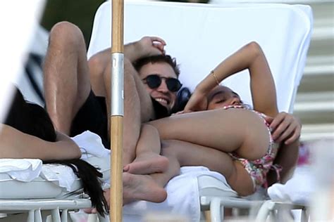 Robert Pattinson Kuschelbilder Am Strand Gala De