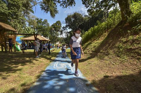 Prefeitura Investe Mais De R Milh Es Em Obras Nos Bairros Da Regi O