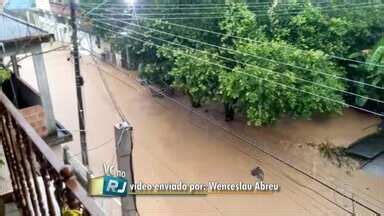 RJ Inter TV 2ª Edição Chuva forte deixa ruas alagadas em Conceição de