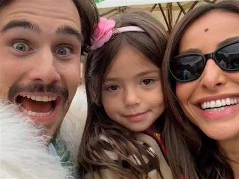Nicolas Prattes Se Derrete Ao Mostrar Sabrina Sato E Filha