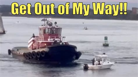 Boneheaded Boater Caught On Camera Get Out Of My Way Boneheaded