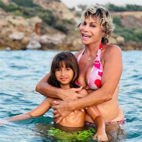 Carmen Russo Quanti Anni Di Matrimonio Con Enzo Paolo Turchi Dove