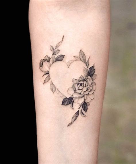 Aggregate More Than 81 Heart And Flower Tattoo Designs Best In Cdgdbentre