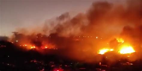 Incendio forestal en Viña del Mar Al menos veinte casas han sido
