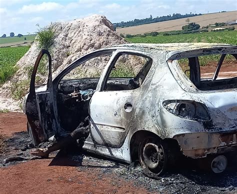 Corpo Encontrado Carbonizado Dentro De Carro Na Zona Rural De