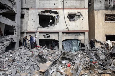 Número de mortos em Gaza sobe para 24 100 após mais de 100 dias de
