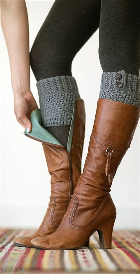 Ways To Upgrade Your Looks With Statement Socks During The Fall