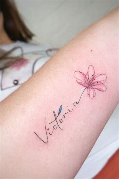 Ideas de tatuajes con nombres Tatuajes de nombres Tatuaje de líneas