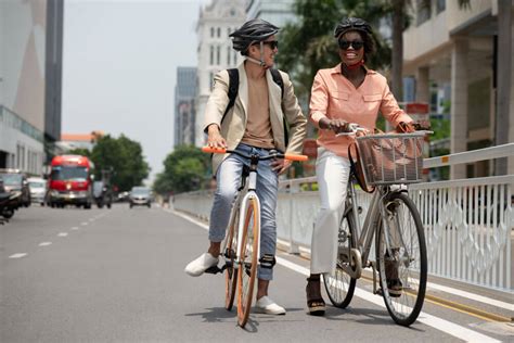 Benefícios de andar de bicicleta para seu corpo e mente Pleno Corpo