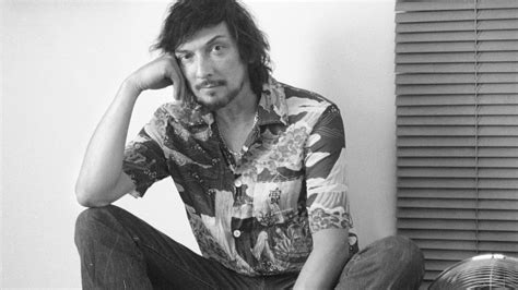 Le N Larregui Se Estrena Como Productor Y Lanza Su Lbum Prismarama