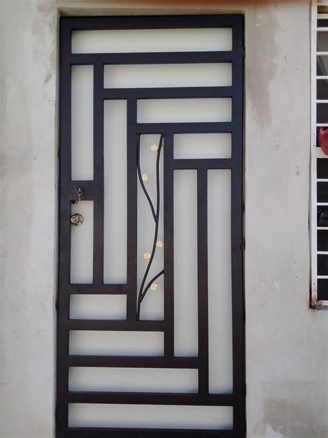 Smart Technology Meets Main Gate Design Customization At Its Best