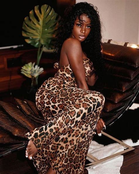 Black Is Beautiful Belle Fille Noire Jolies Filles Noires Fille