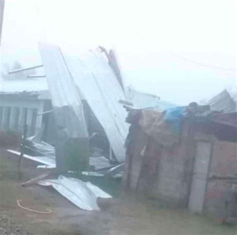 Fotos Y Videos La Lluvia Y El Viento Generaron Destrozos En Santiago