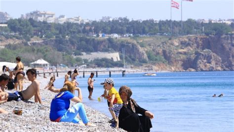 Antalya Da Sahiller Doldu Son Dakika Haberleri