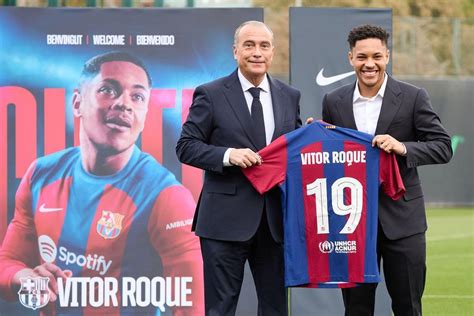La presentación de Vitor Roque con el Barça