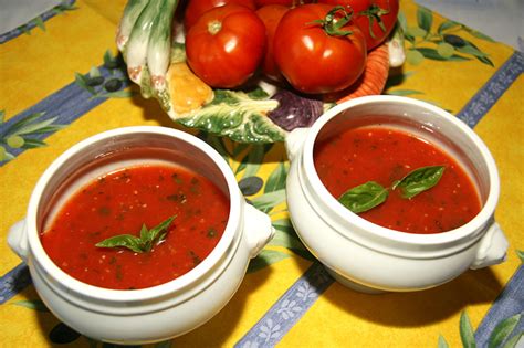 Gazpacho Aux Tomates Et Au Basilic Frais La Cuisine De Jackie