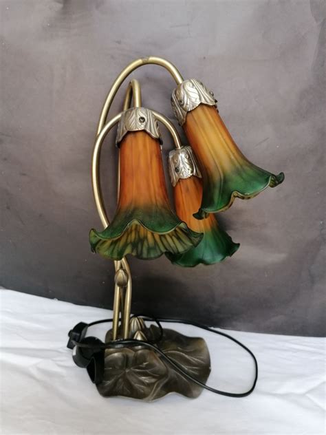 Lampe style art déco 3 tulipes Luckyfind