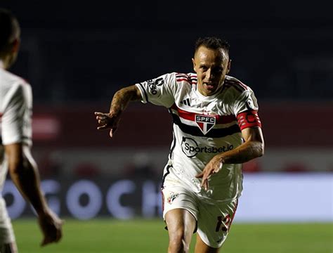 Rafinha confirma renovação São Paulo que abre planejamento para