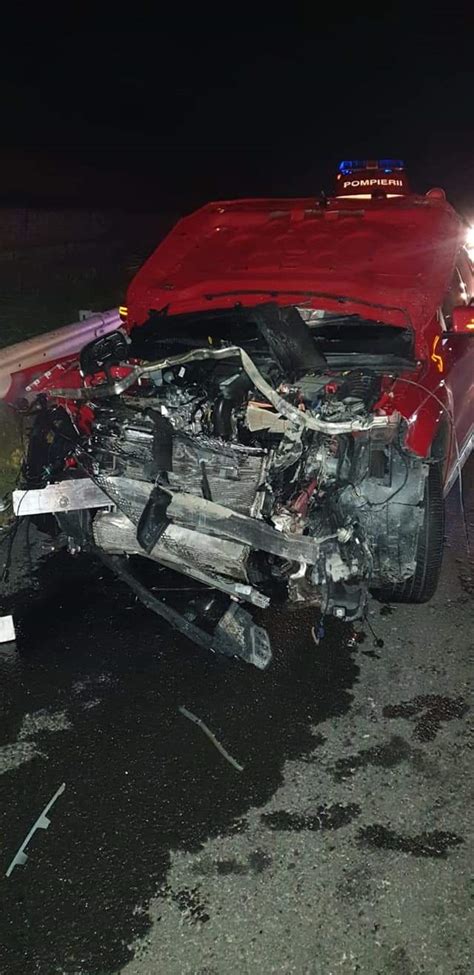 Grav accident după ce un urs a ieşit pe A1 Europa FM