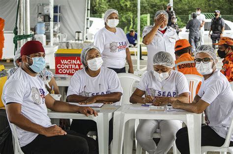 Governo contabiliza aplicação de mais de 8 mil doses no drive thru do