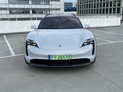 Porsche Taycan 4 Cross Turismo udowadnia że Porsche może być