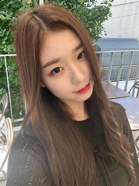 Pin By Multi Fan On TripleS Chaeyeon Xinyu Asian Beauty