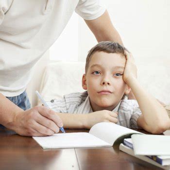 10 errores de los padres con los deberes de los niños
