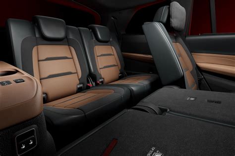 奔驰家族旗舰 SUV2023 Mercedes Benz GLS 小改款官图发布内外观有感升级MaybachAMG 版本一并登场