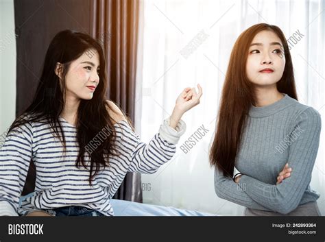 Asian Lesbian Lovers – Porn Sex Photos