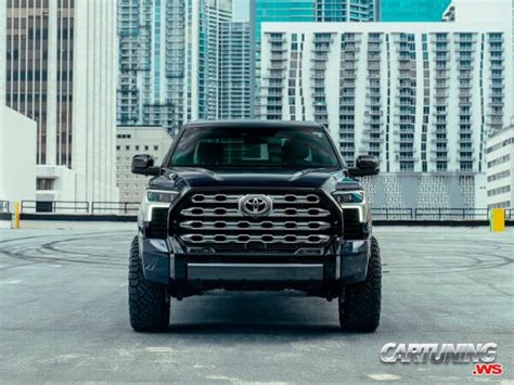 Lifted Toyota Tundra Front