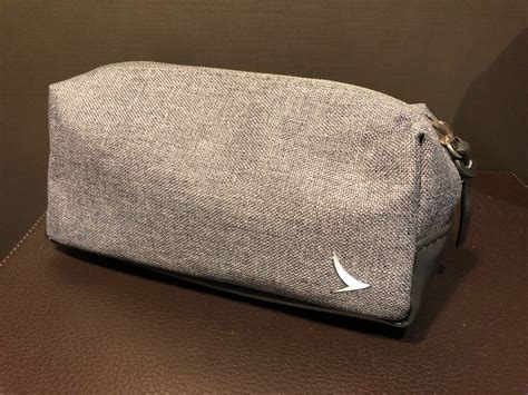 Cathay Pacific Business Class Amenity Kit 興趣及遊戲 旅行 旅遊 旅行必需品及用品