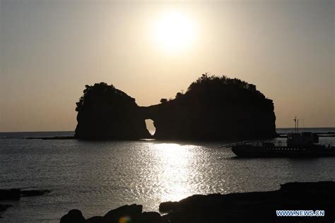 Sunset Scenery Of Japan S Engetsu Island English China Youth International