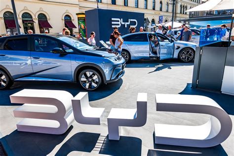BYD wybuduje fabrykę u naszych bratanków czyli na Węgrzech OTOEV PL
