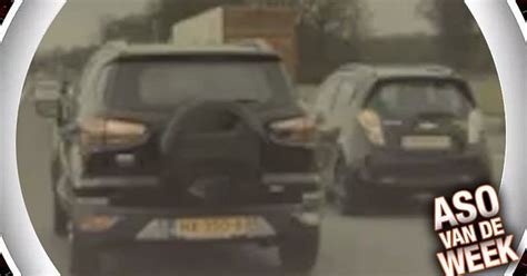 Aso Bestuurder Rijdt Dashcammer Van De Snelweg Met Krankzinnige Actie