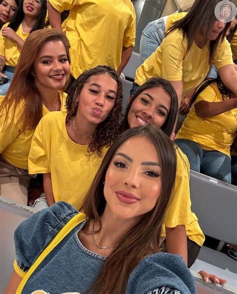Ex Power Couple E Assistente De Palco Do Domingo Legal Luana